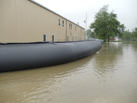Water Filled Barriers For Commercial Flood Control | AquaDam